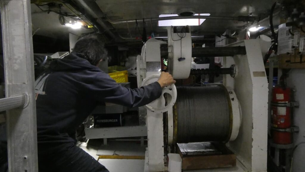 Along shipyards and scientific missions, the schooner Tara