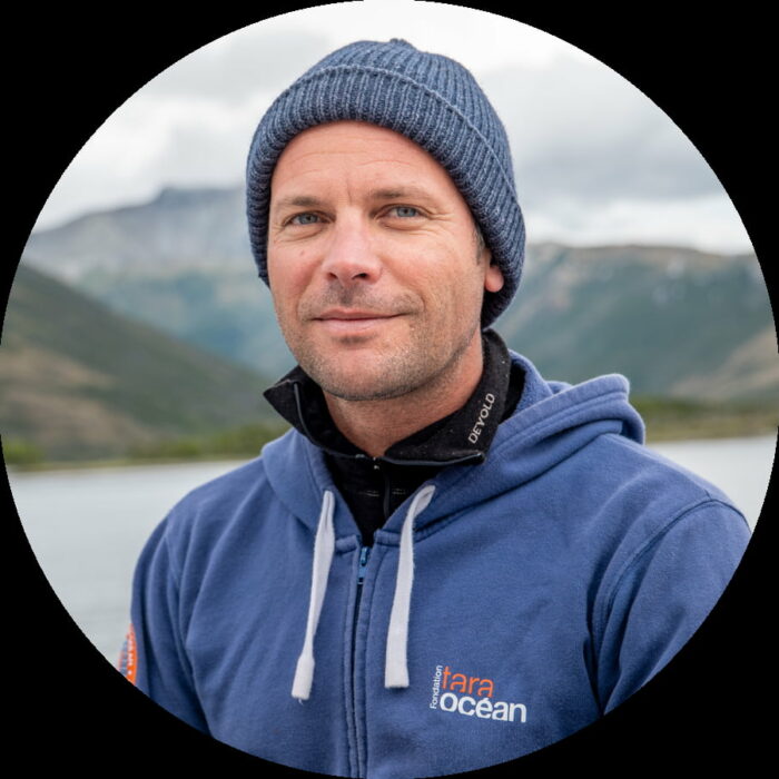 Quel est l'équipage de l'expédition Tara Europa ? | Education