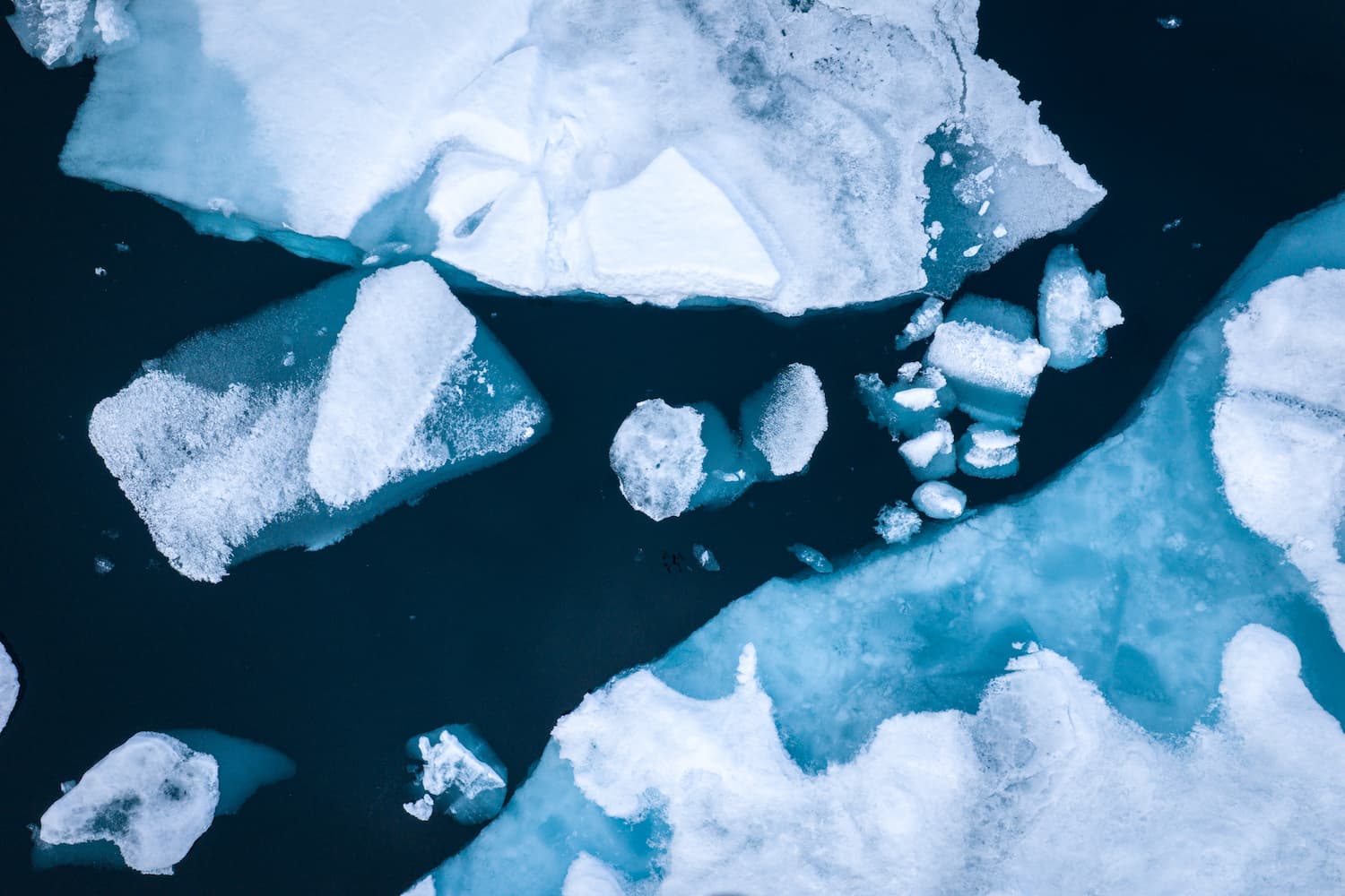 Sea ice: definition, formation, climatic role and impact of global warming